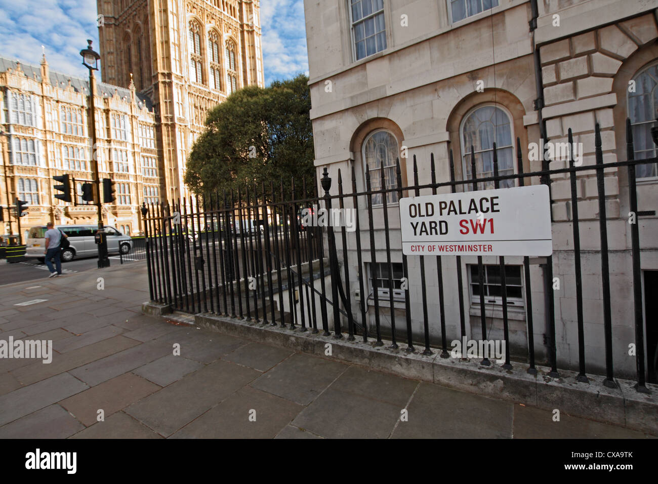 Old palace yard london uk hi-res stock photography and images - Alamy