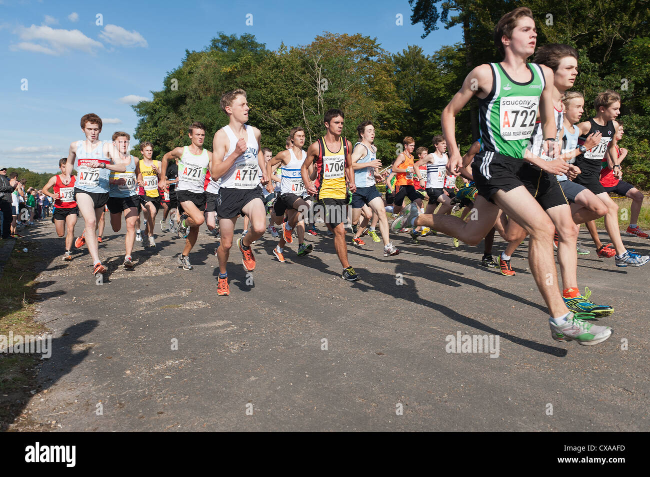 Long distance runner start line hi-res stock photography and images - Alamy