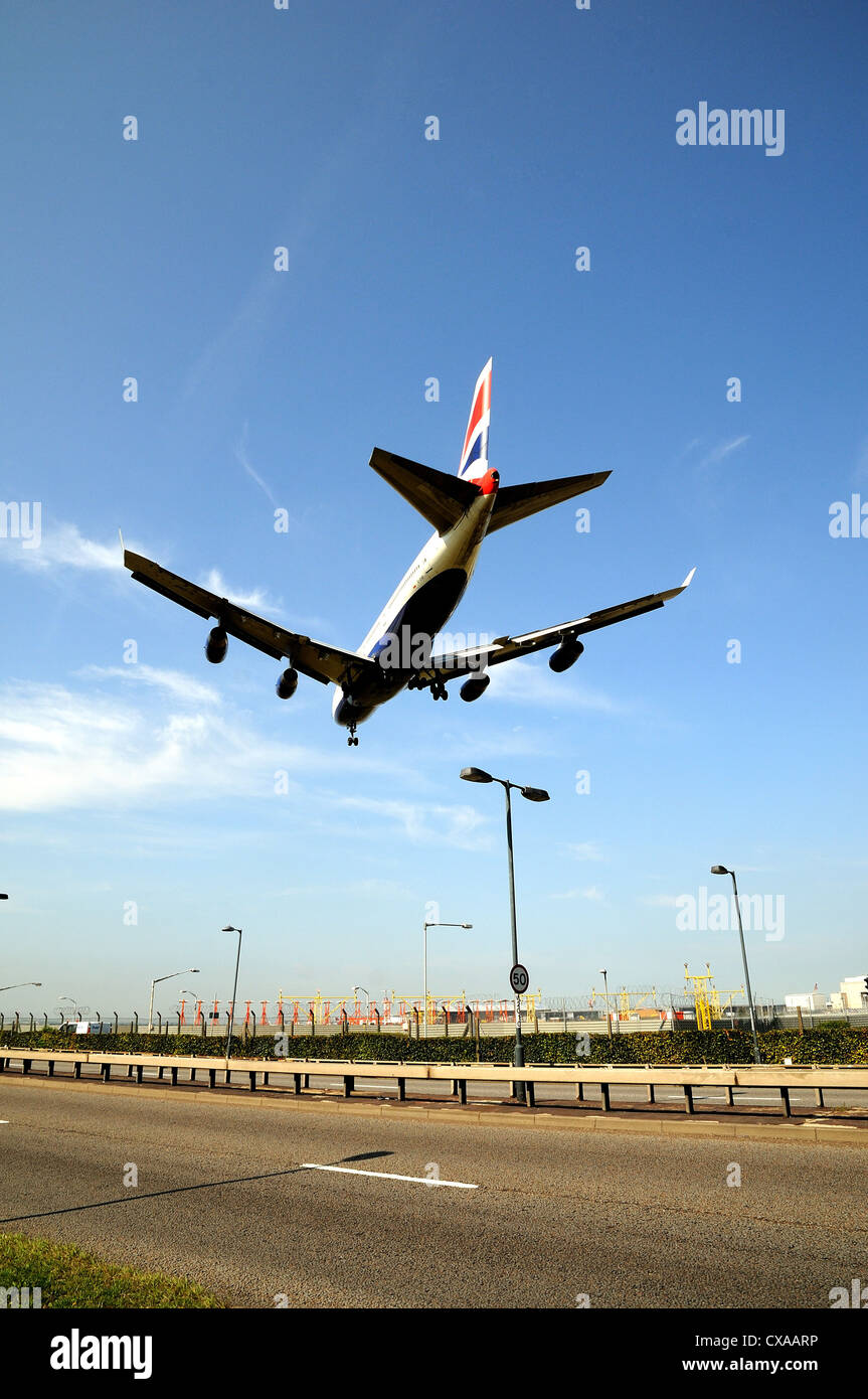 Passenger jet aircraft landing at Heathrow,London Stock Photo - Alamy
