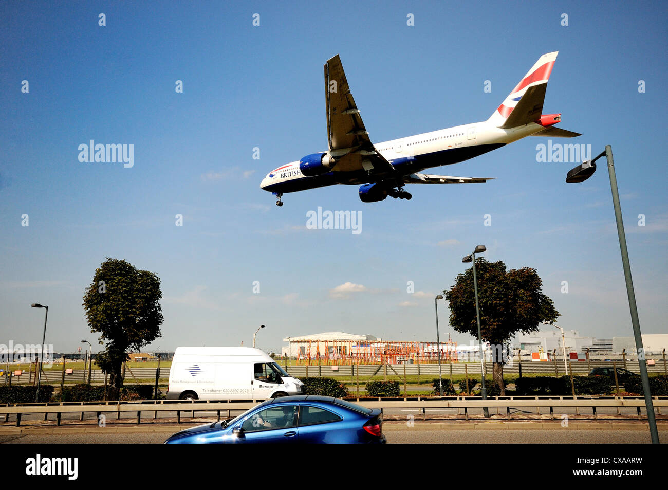 Passenger jet aircraft landing at Heathrow,London Stock Photo - Alamy