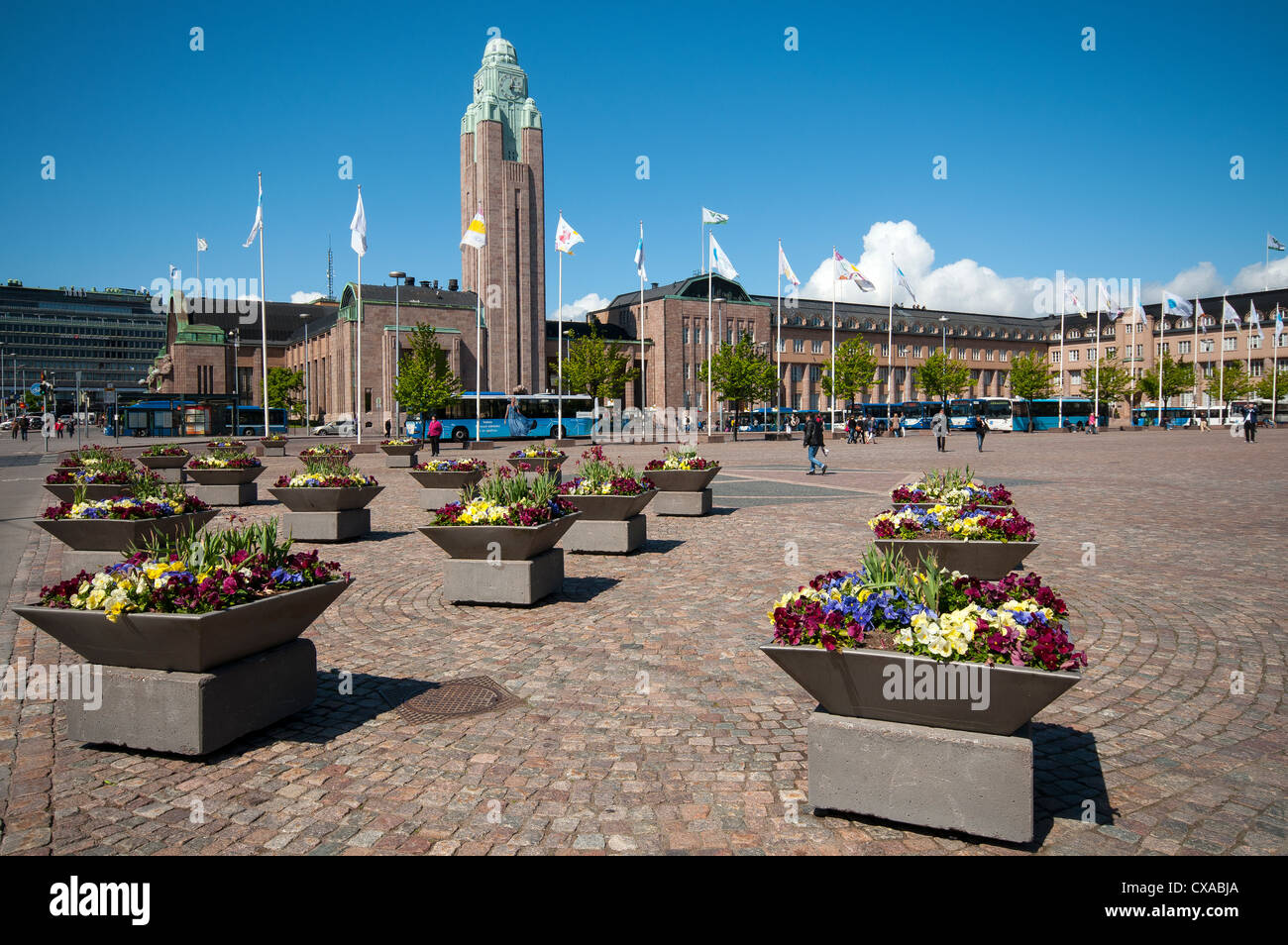 Helsinki Central Railway Station and bus station on Railway Square ...