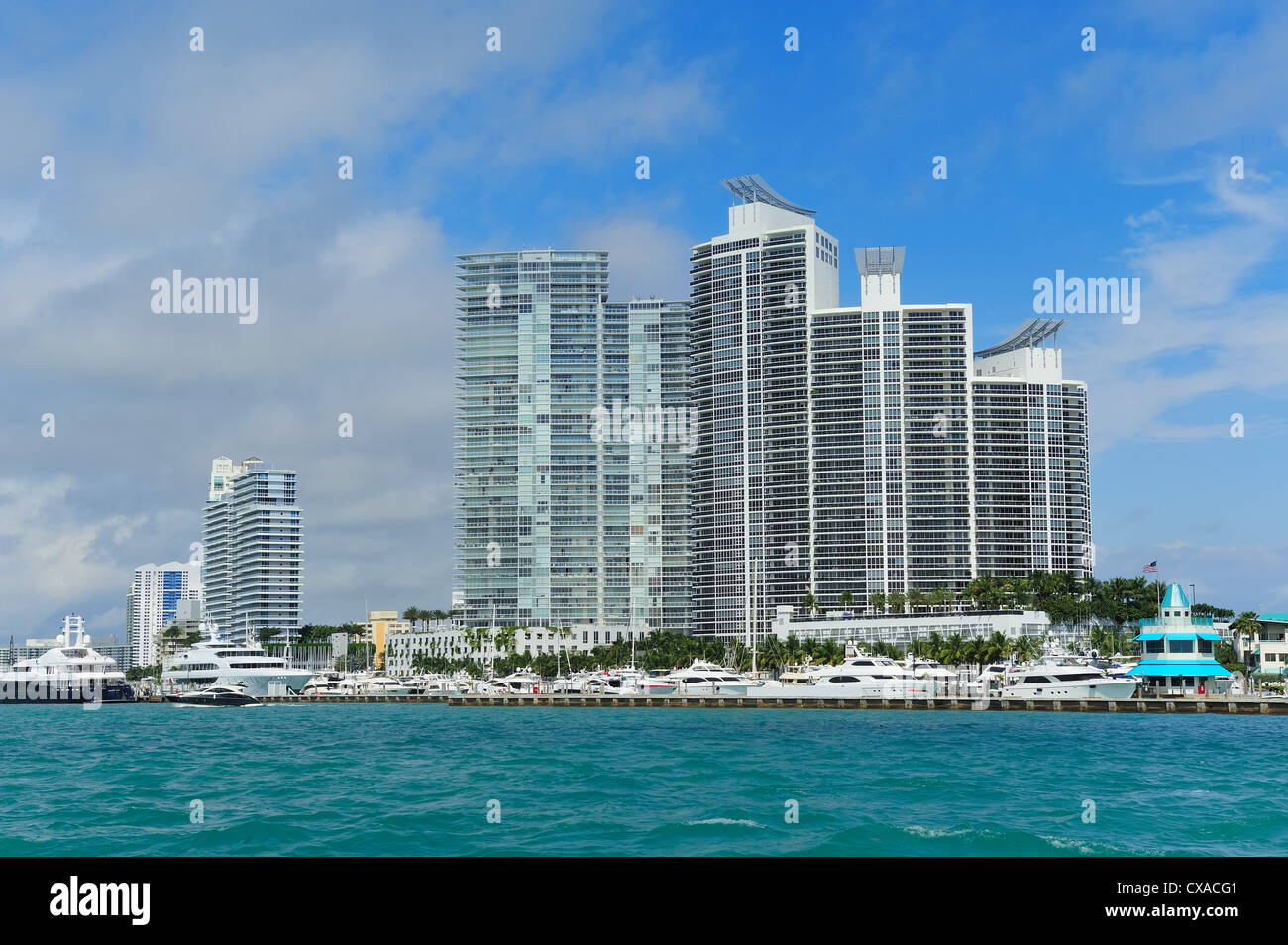 Urban city architecture. Miami downtown in the day Stock Photo - Alamy