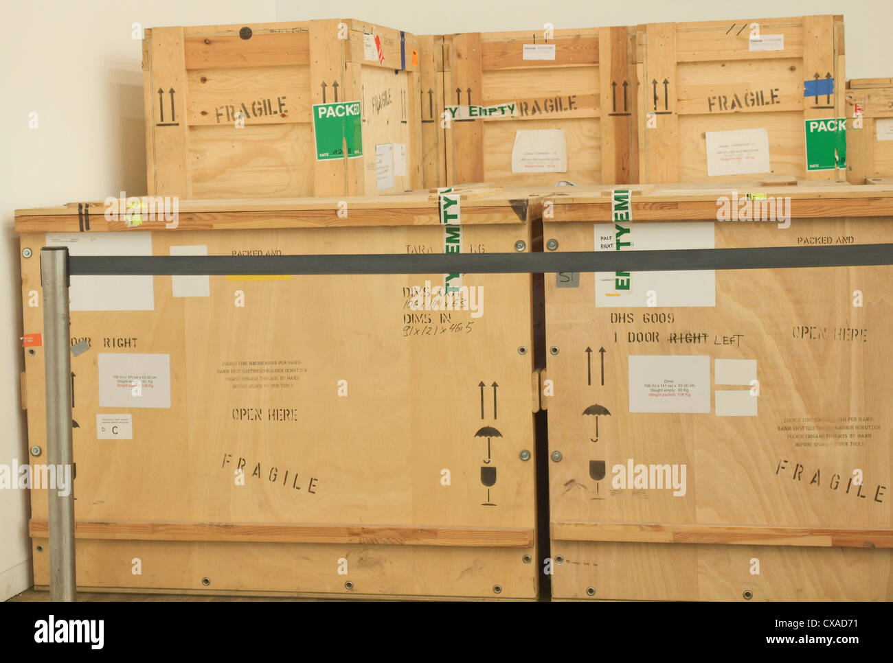 Wooden box used for shipping Stock Photo - Alamy