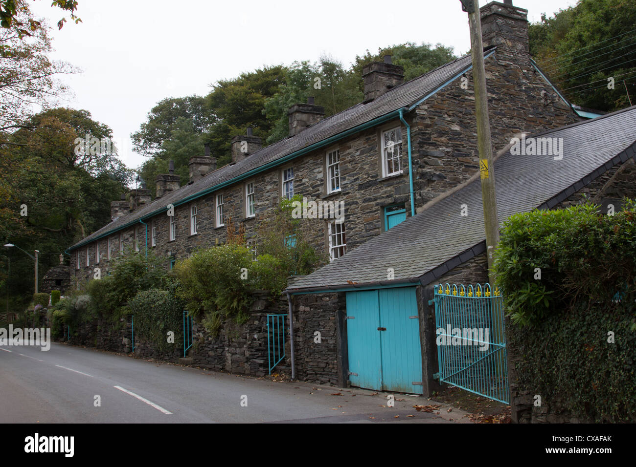 Quaint Welsh terrace houses on the Brondanw estate, Llanfrothen ...