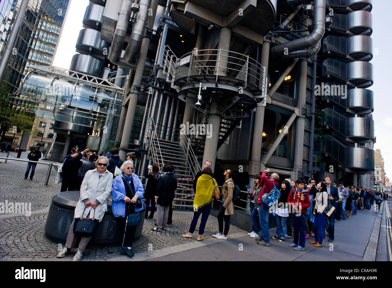 Queue house hi-res stock photography and images - Alamy