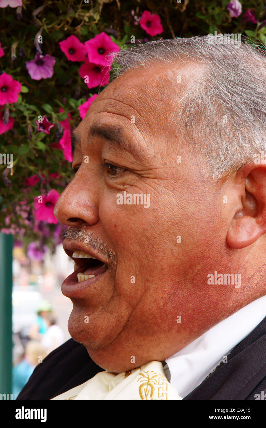 Outgoing latino man hi-res stock photography and images - Alamy