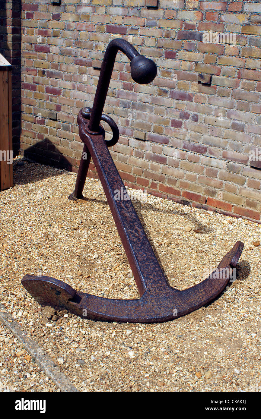 Anchor check hi-res stock photography and images - Alamy