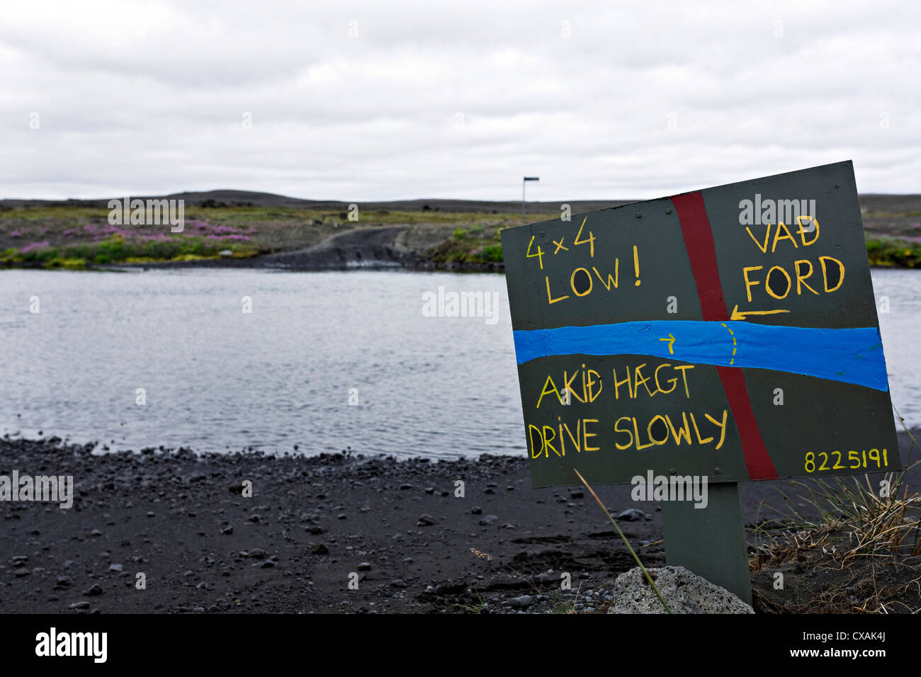 River crossing road sign hi-res stock photography and images - Alamy