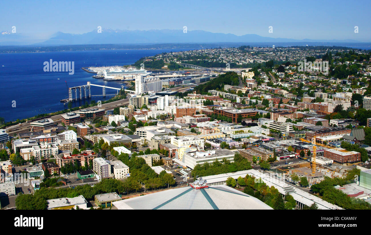 Seattle downtown view with landscapes hi-res stock photography and ...