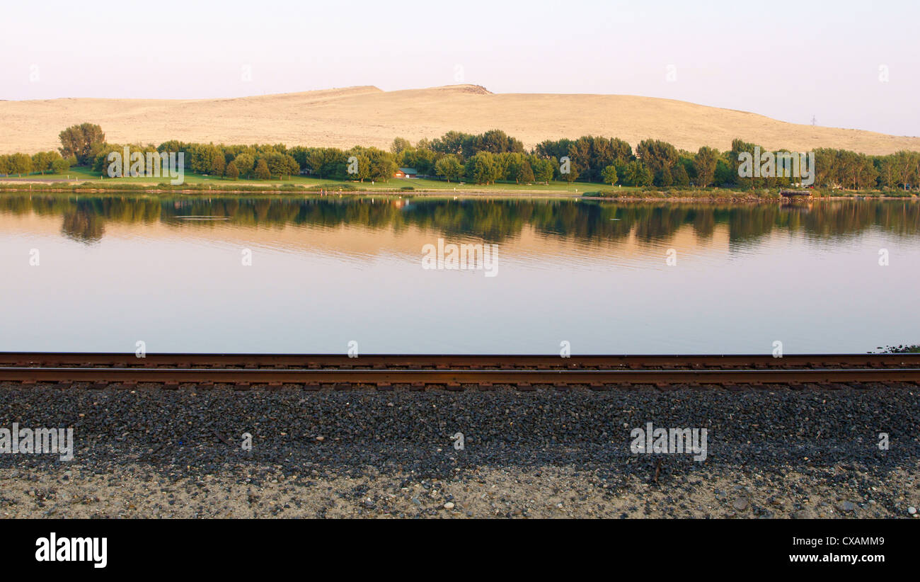 Lift reveal hi-res stock photography and images - Alamy
