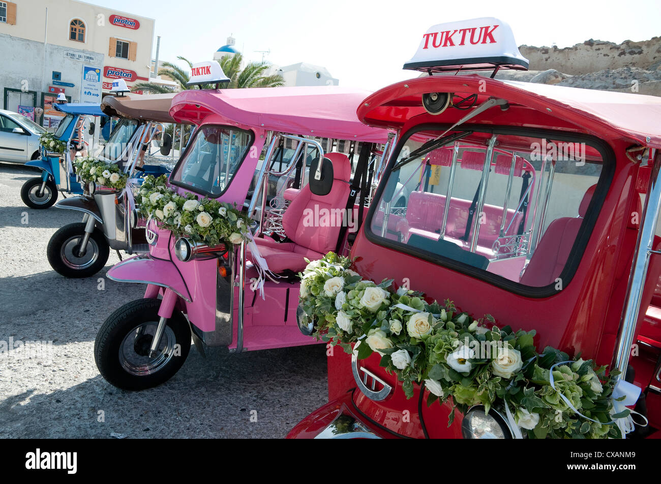colourful wedding tuk tuk motor vehicles, oia, santorini, greece Stock ...