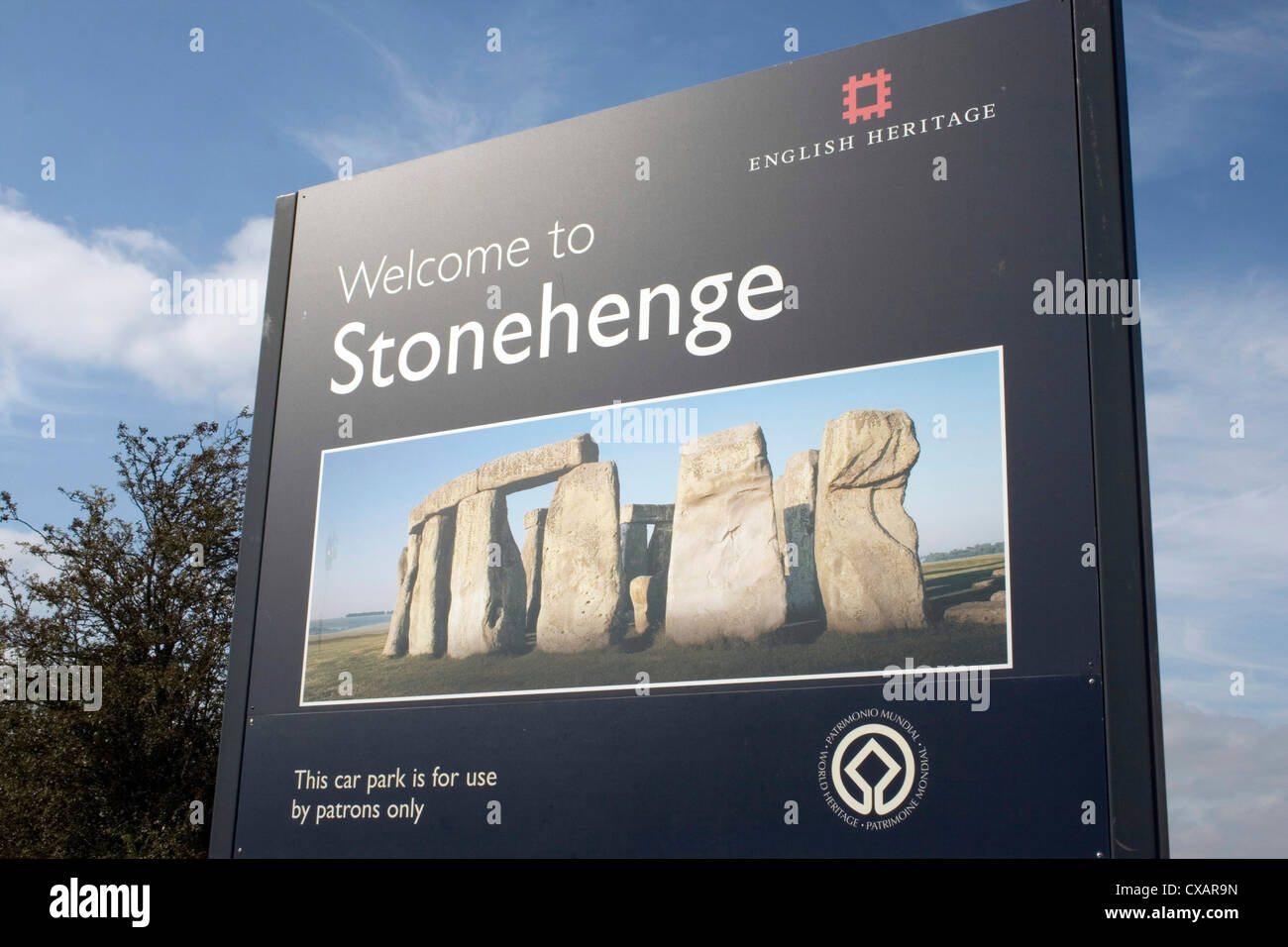 Welcome sign stonehenge druid tourism stones circle monument wiltshire ...