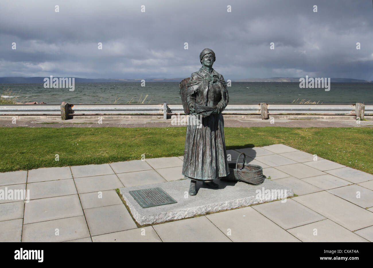 Nairn fishwife statue in Nairn Scotland September 2012 Stock Photo - Alamy