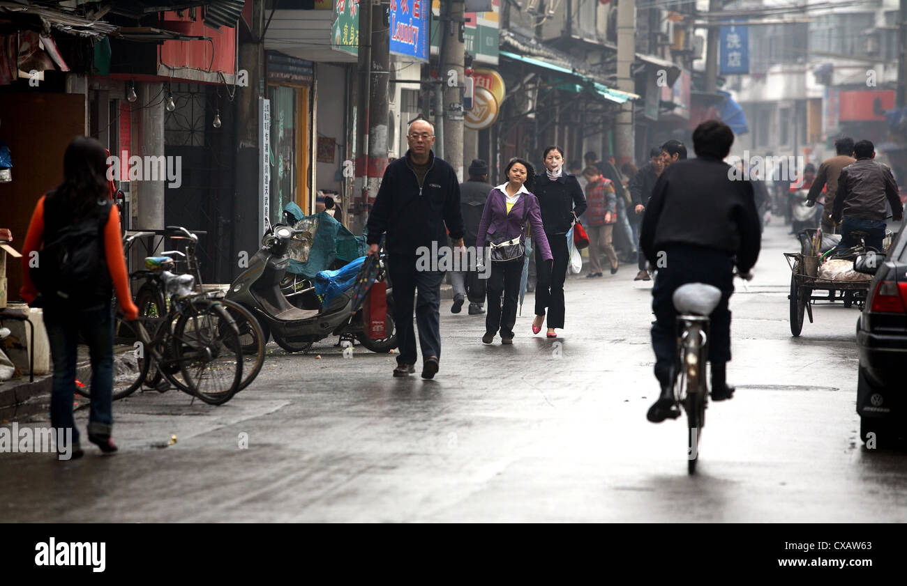 Shanghai street scene Stock Photo - Alamy