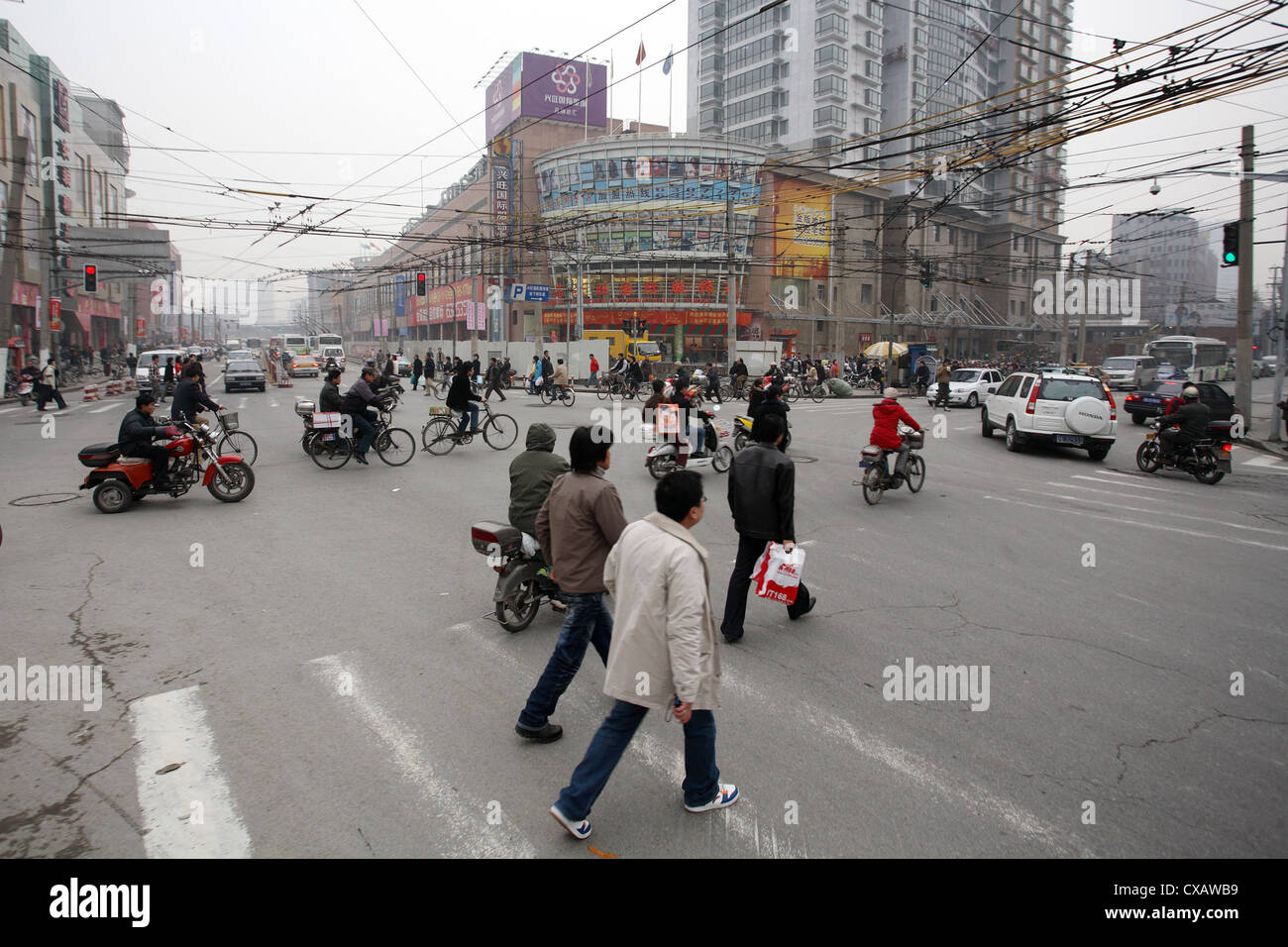 Shanghai Street Scene High Resolution Stock Photography and Images - Alamy