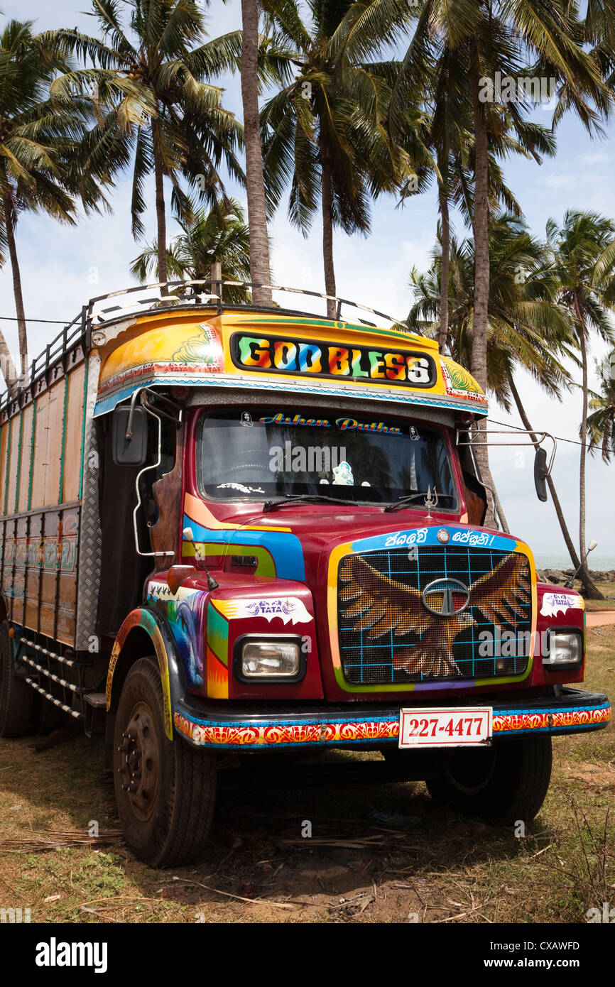 Indian delivery truck hi-res stock photography and images - Alamy