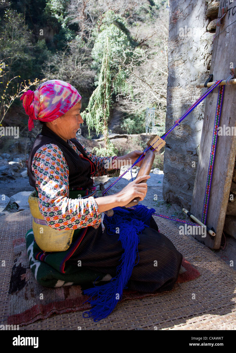 Nepal loom weave weaving hi-res stock photography and images - Alamy