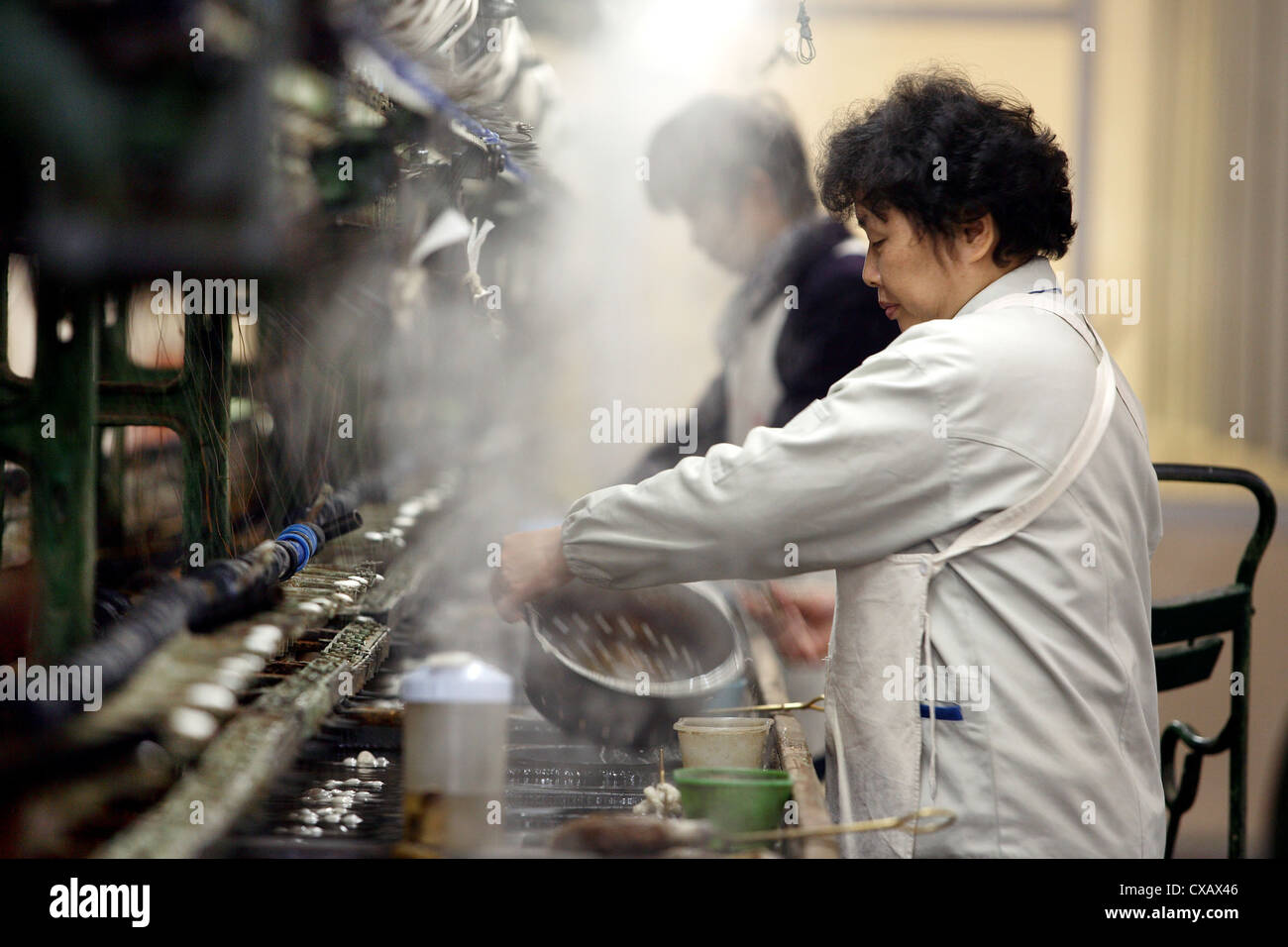 Women mill workers hi-res stock photography and images - Alamy