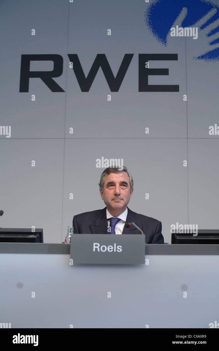 Rwe logo hi-res stock photography and images - Alamy