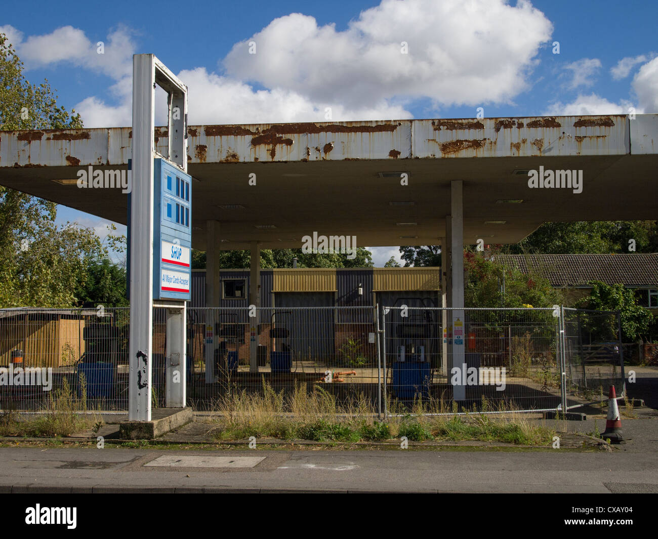 British petrol hi-res stock photography and images - Alamy