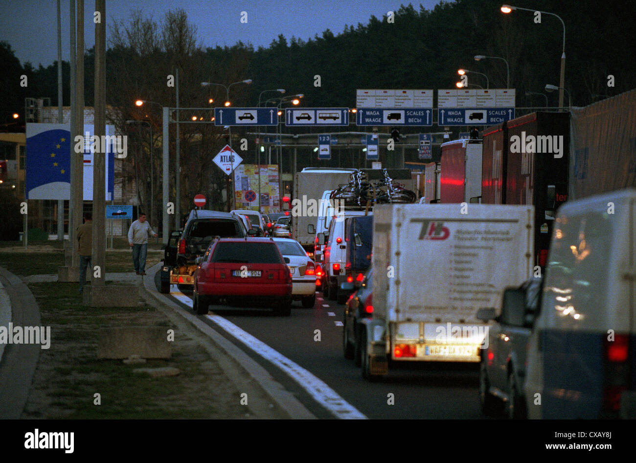 At the German-Polish border in Frankfurt / Oder-Swiecko: enter Poland ...