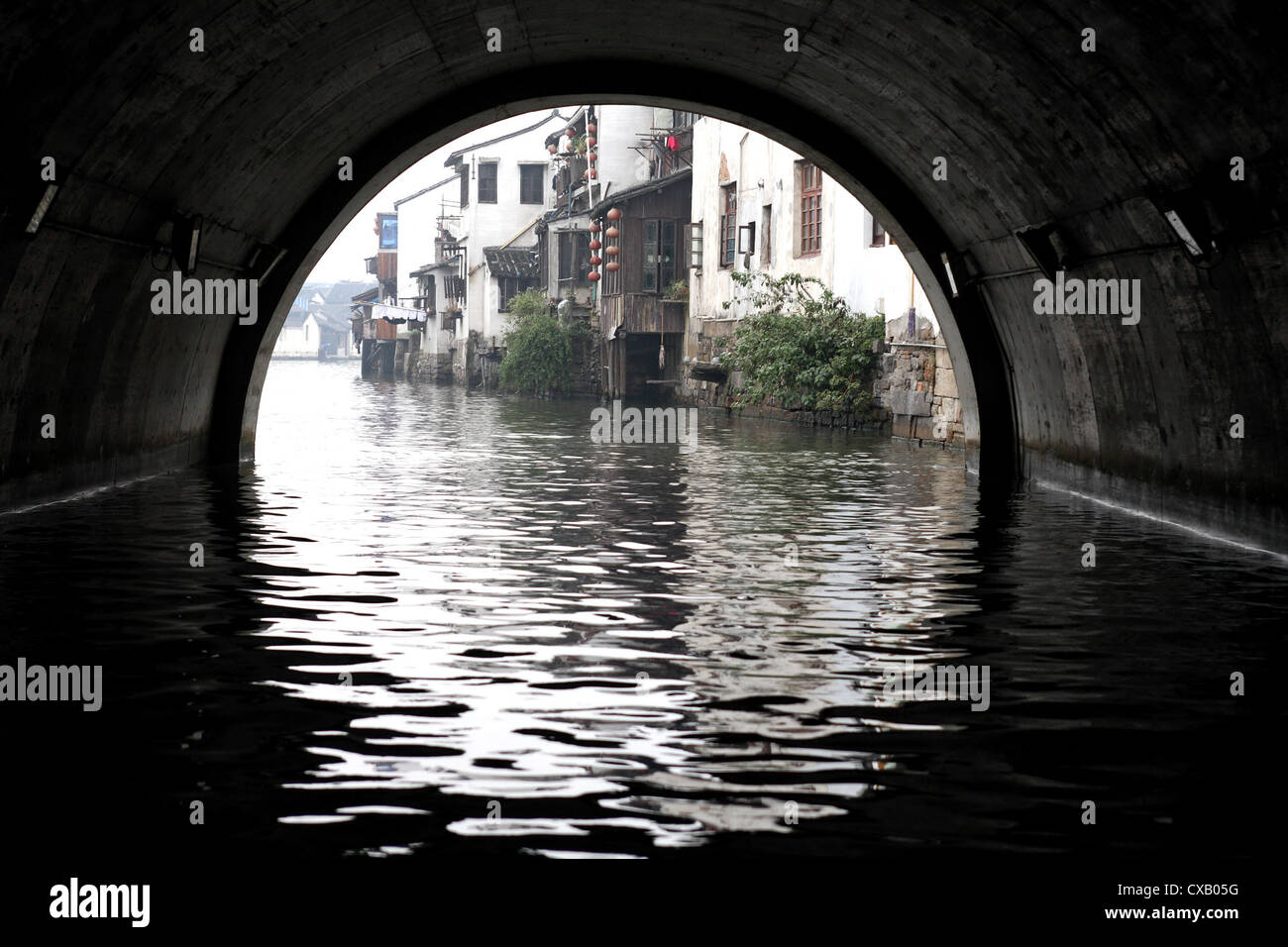 Under a bridge hi-res stock photography and images - Alamy