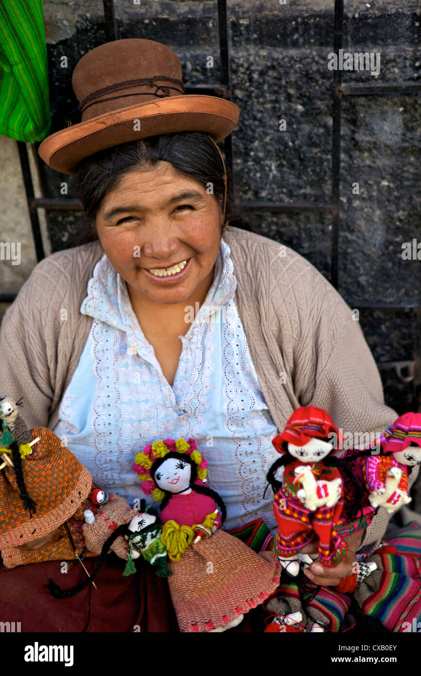 Indigenous women peru hi-res stock photography and images - Alamy