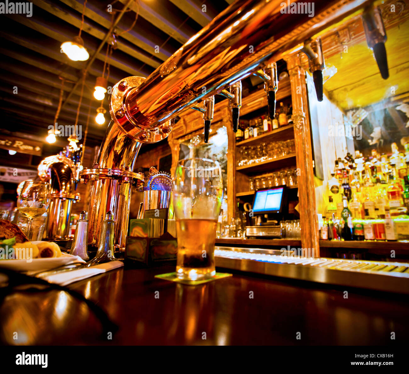 English pub interior hi-res stock photography and images - Alamy