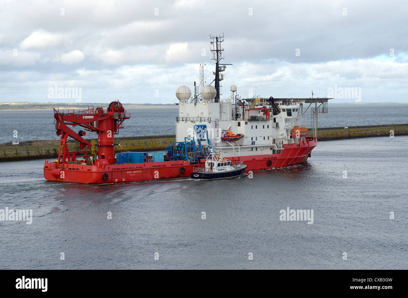 Diving support vessel hi-res stock photography and images - Alamy