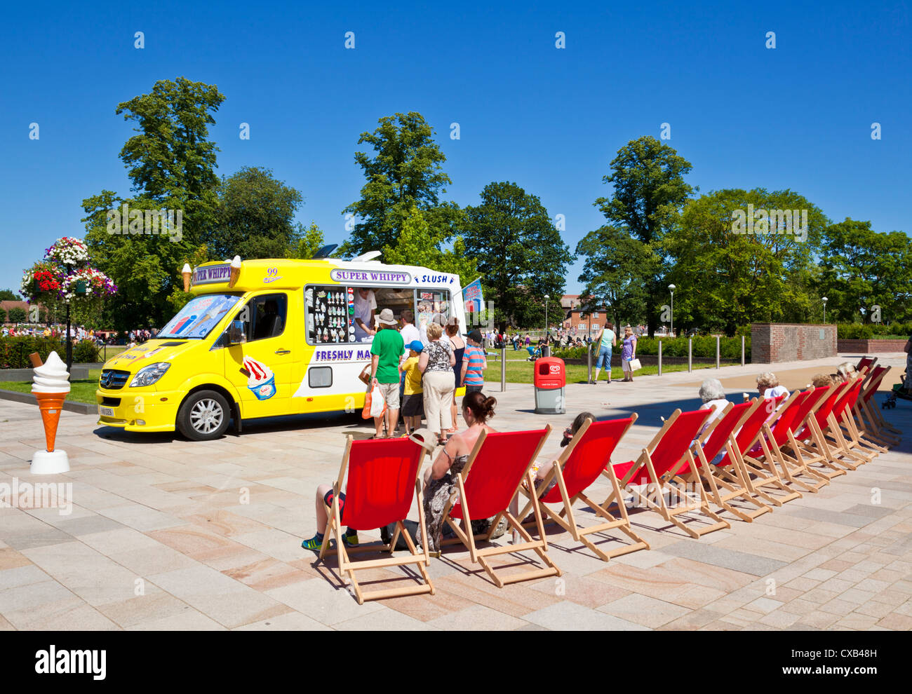 99 ice cream + ice cream van hi-res stock photography and images - Alamy