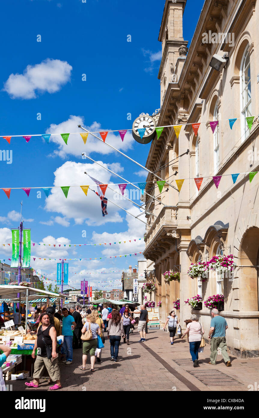Loughborough Market busy town Centre Loughborough Leicestershire ...