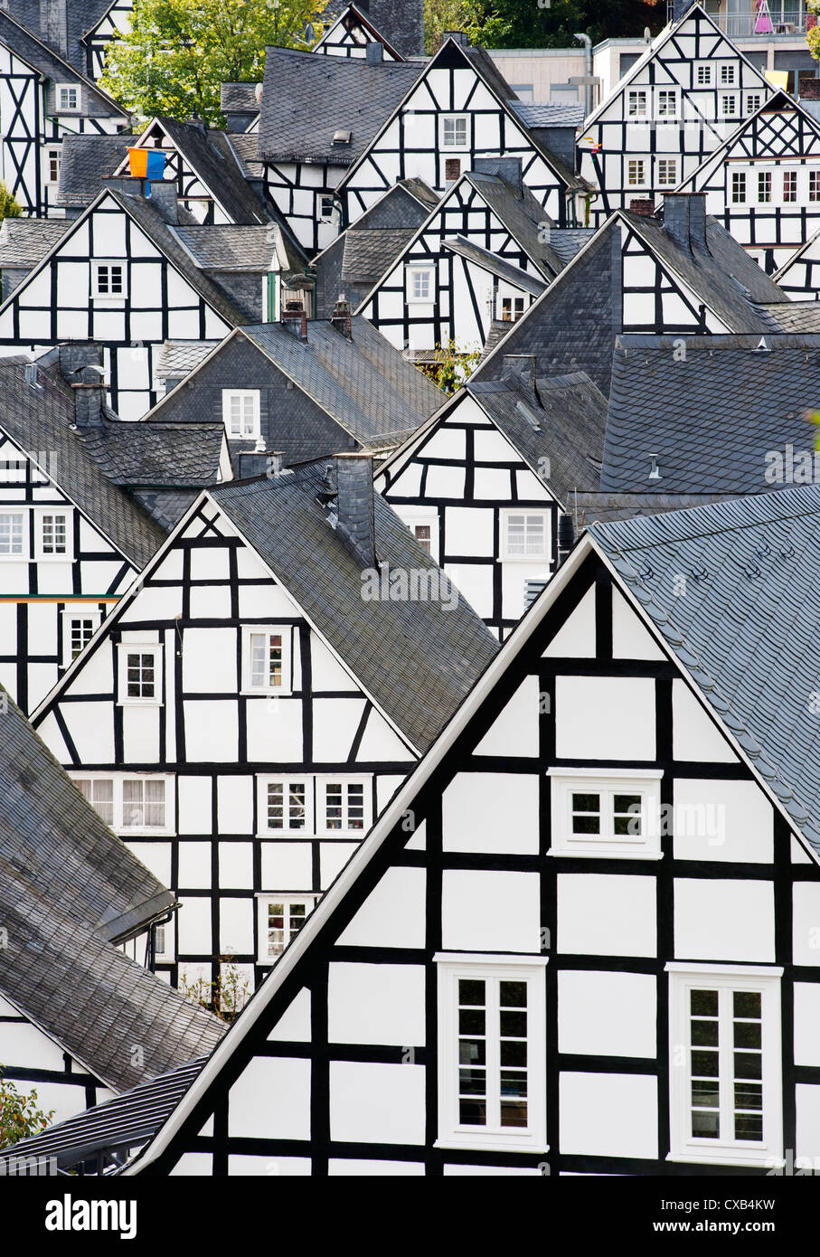 Medieval architecture half timbered houses hi-res stock photography and ...