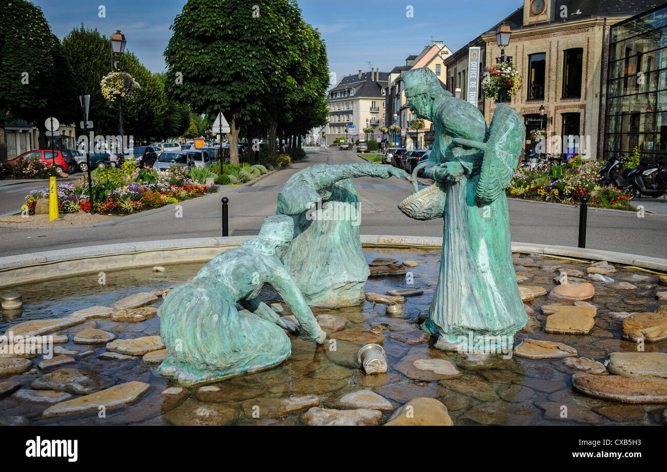 Statue to Mussel Pickers in Honfleur Stock Photo - Alamy