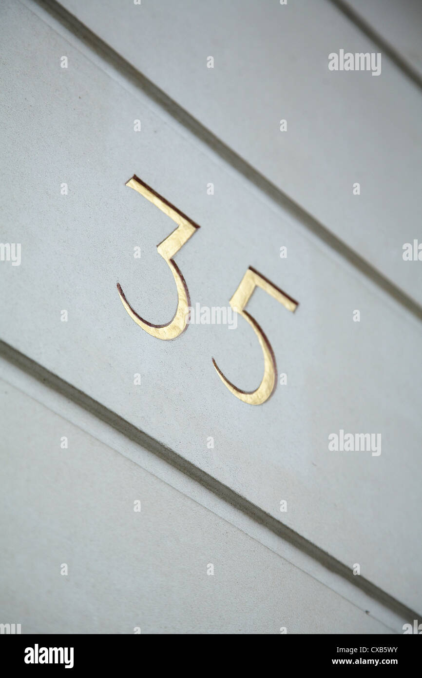 The number 35 in gold Stock Photo - Alamy