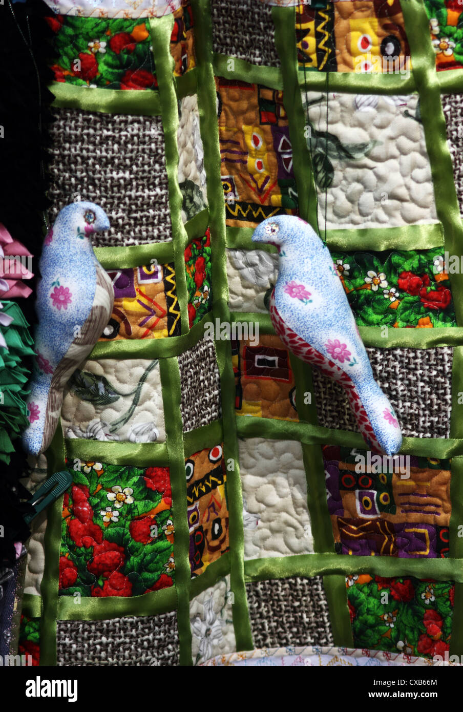 Stuffed birds hi-res stock photography and images - Alamy