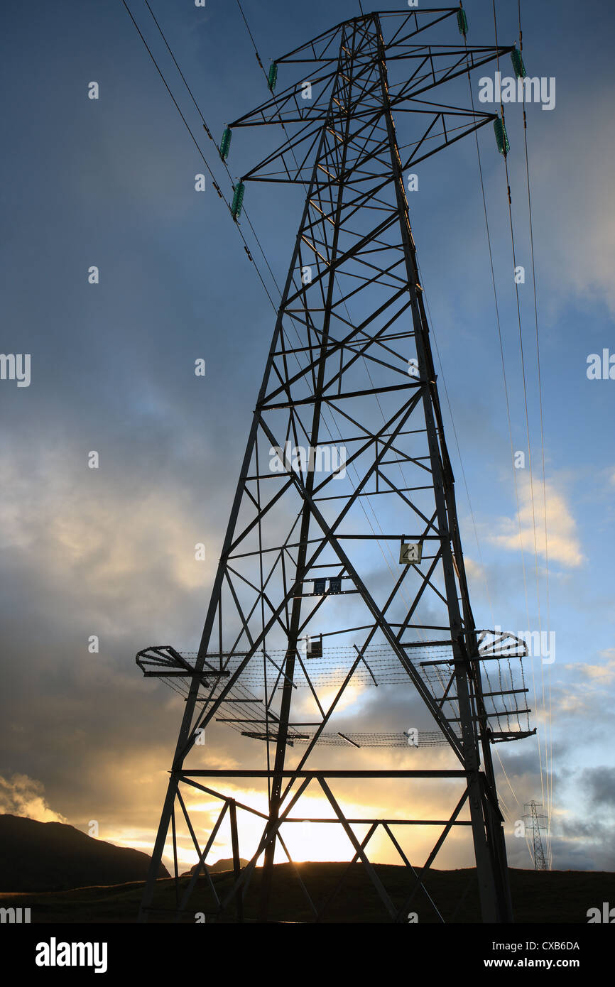 Electricity pylons sunset uk hi-res stock photography and images - Alamy