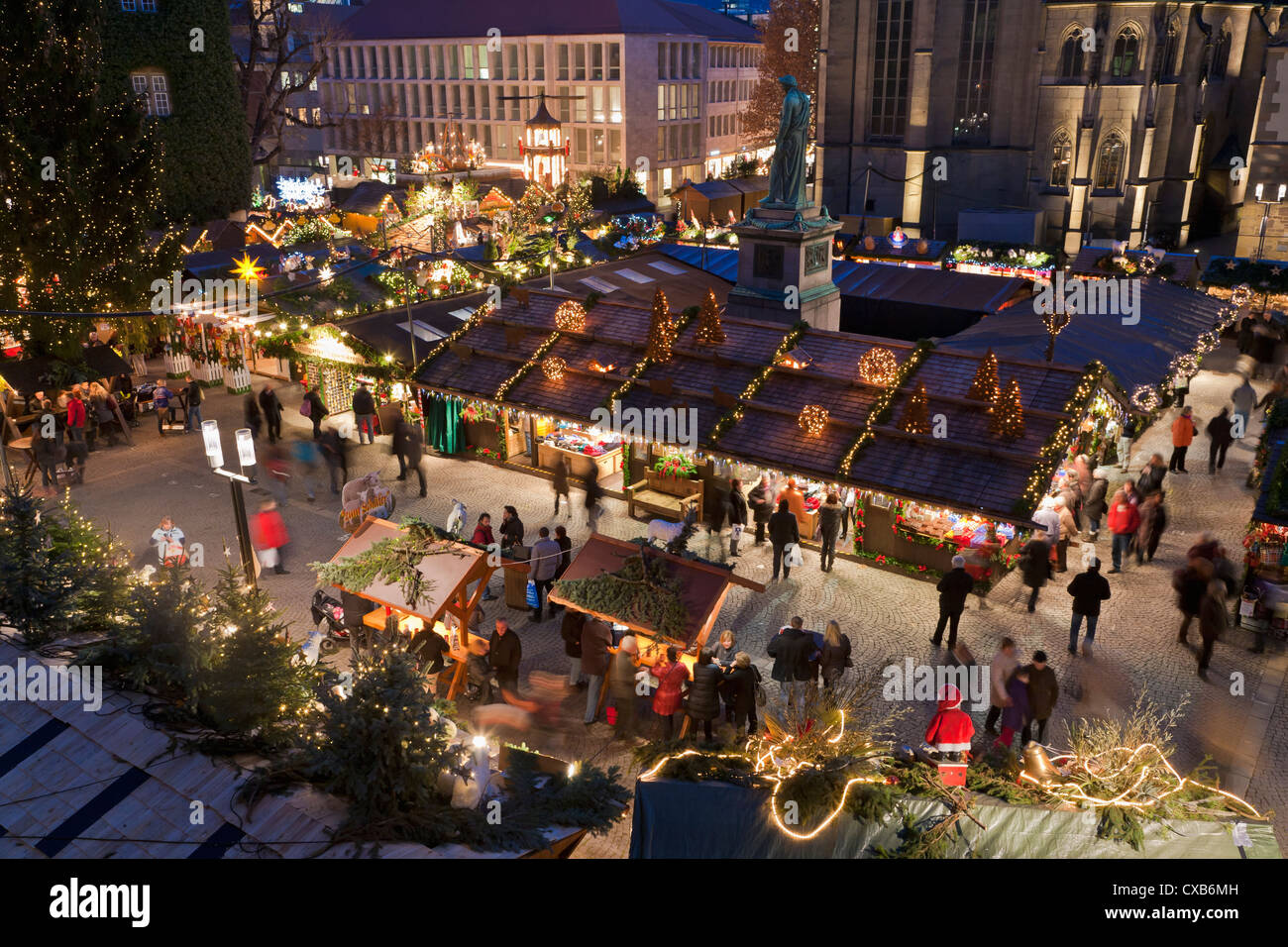 CHRISTMAS MARKET, SCHILLERPLATZ SQUARE, STUTTGART, BADEN-WUERTTEMBERG ...