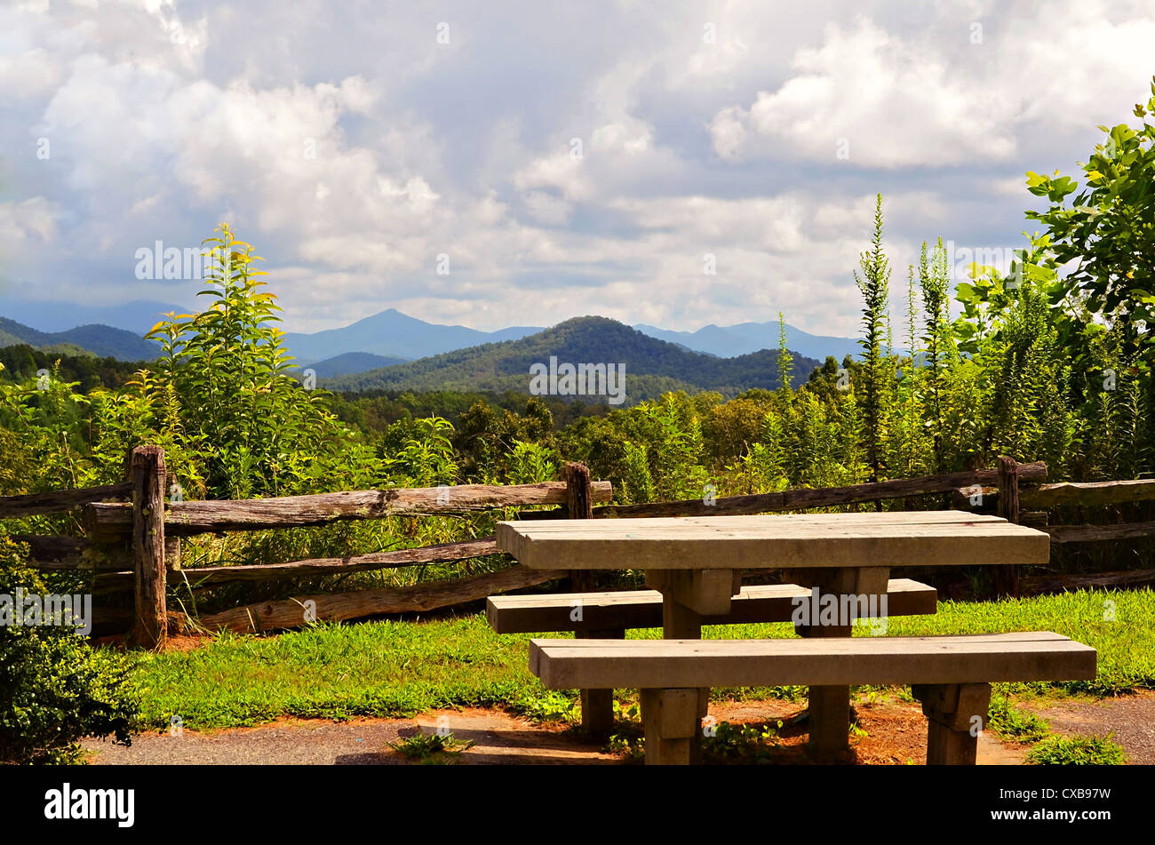 A picnic table at a scenic overlook in the mountains Stock Photo - Alamy