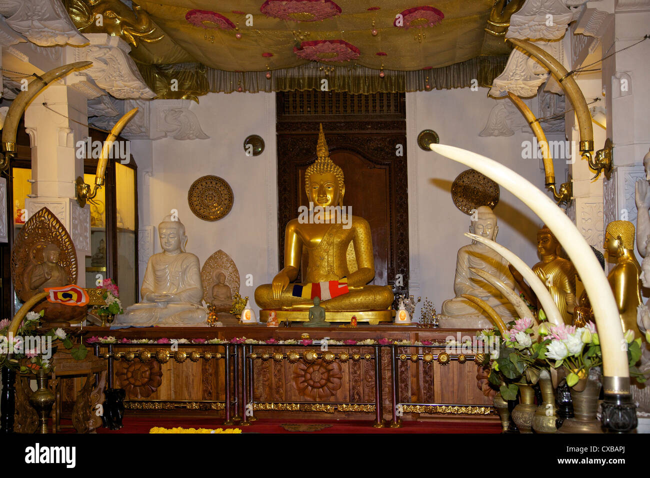 Temple of the Tooth Relic, famous temple housing tooth relic of the ...