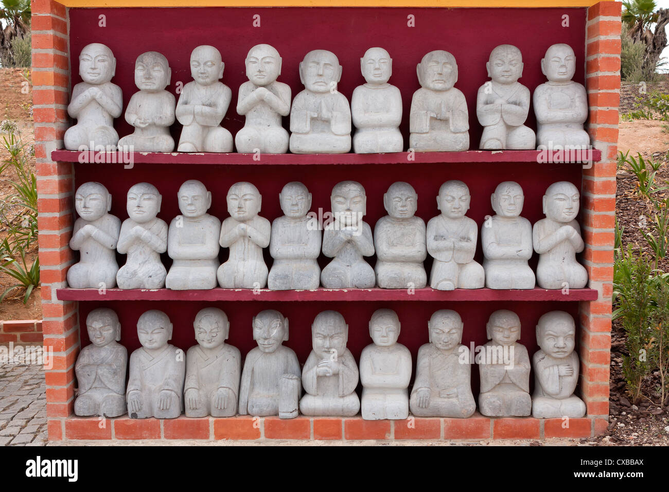 Asian statues hi-res stock photography and images - Alamy