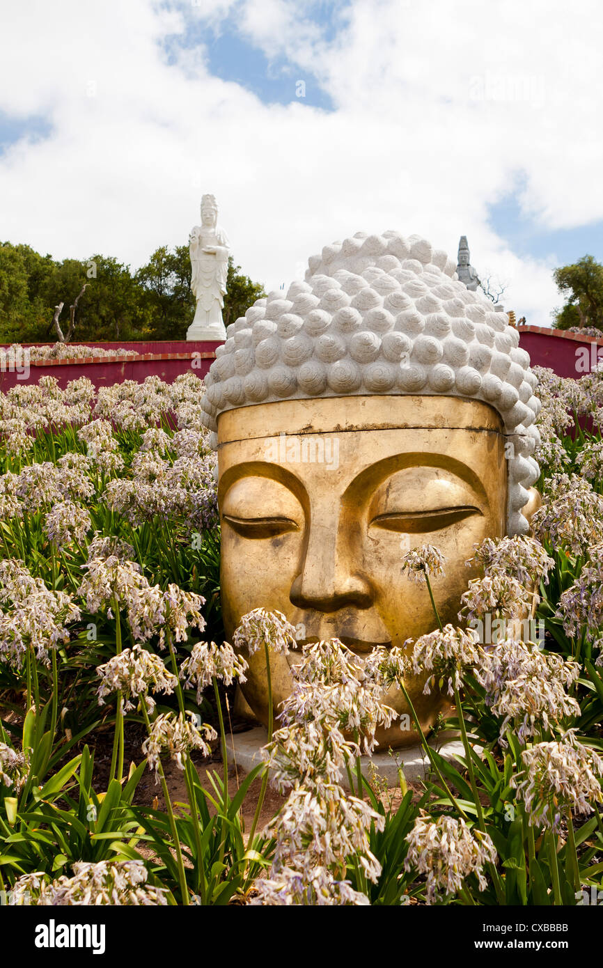 Asian statue hi-res stock photography and images - Alamy