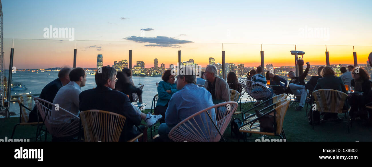 Modern Nightclub Exterior High Resolution Stock Photography and Images ...