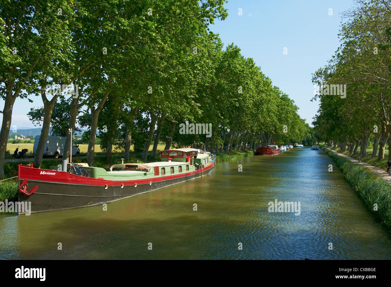 Le Somail village, Navigation on the Canal du Midi, between Carcassone ...