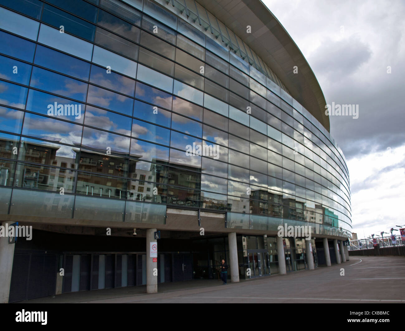 Arsenal emirates stadium construction hi-res stock photography and ...