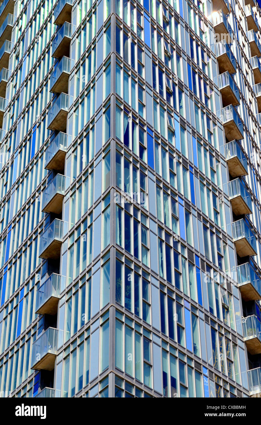 Canada condo building hi-res stock photography and images - Alamy