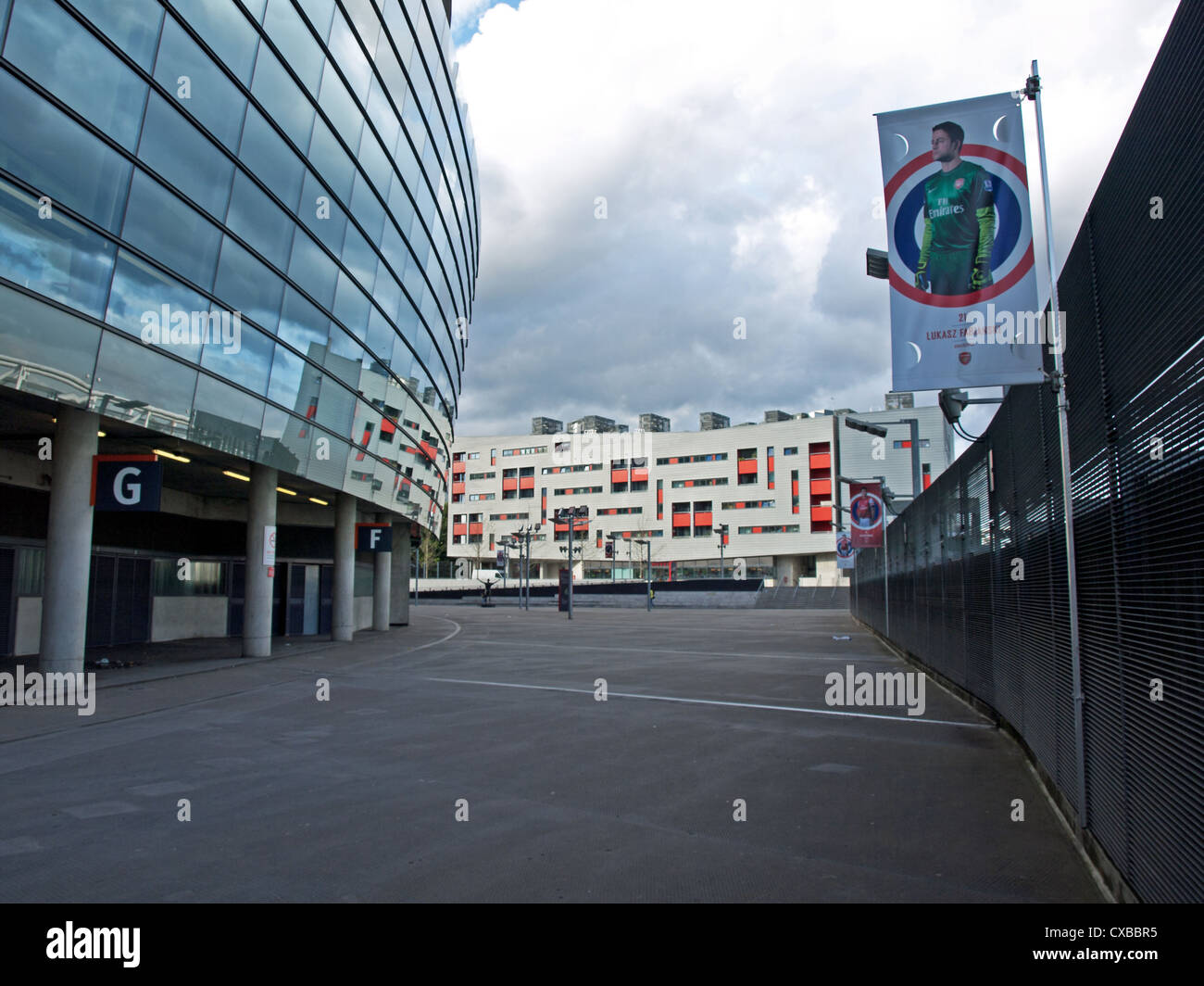 Arsenal emirates stadium construction hi-res stock photography and ...