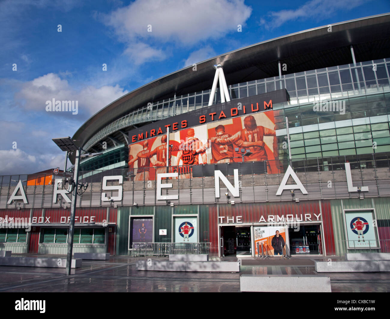 Iconic football stadium hi-res stock photography and images - Alamy