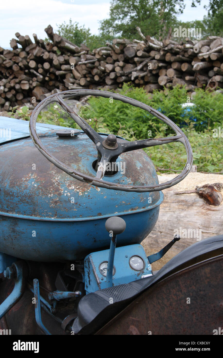 Old blue tractor hi-res stock photography and images - Alamy
