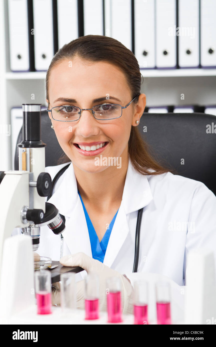 Female researcher hi-res stock photography and images - Alamy