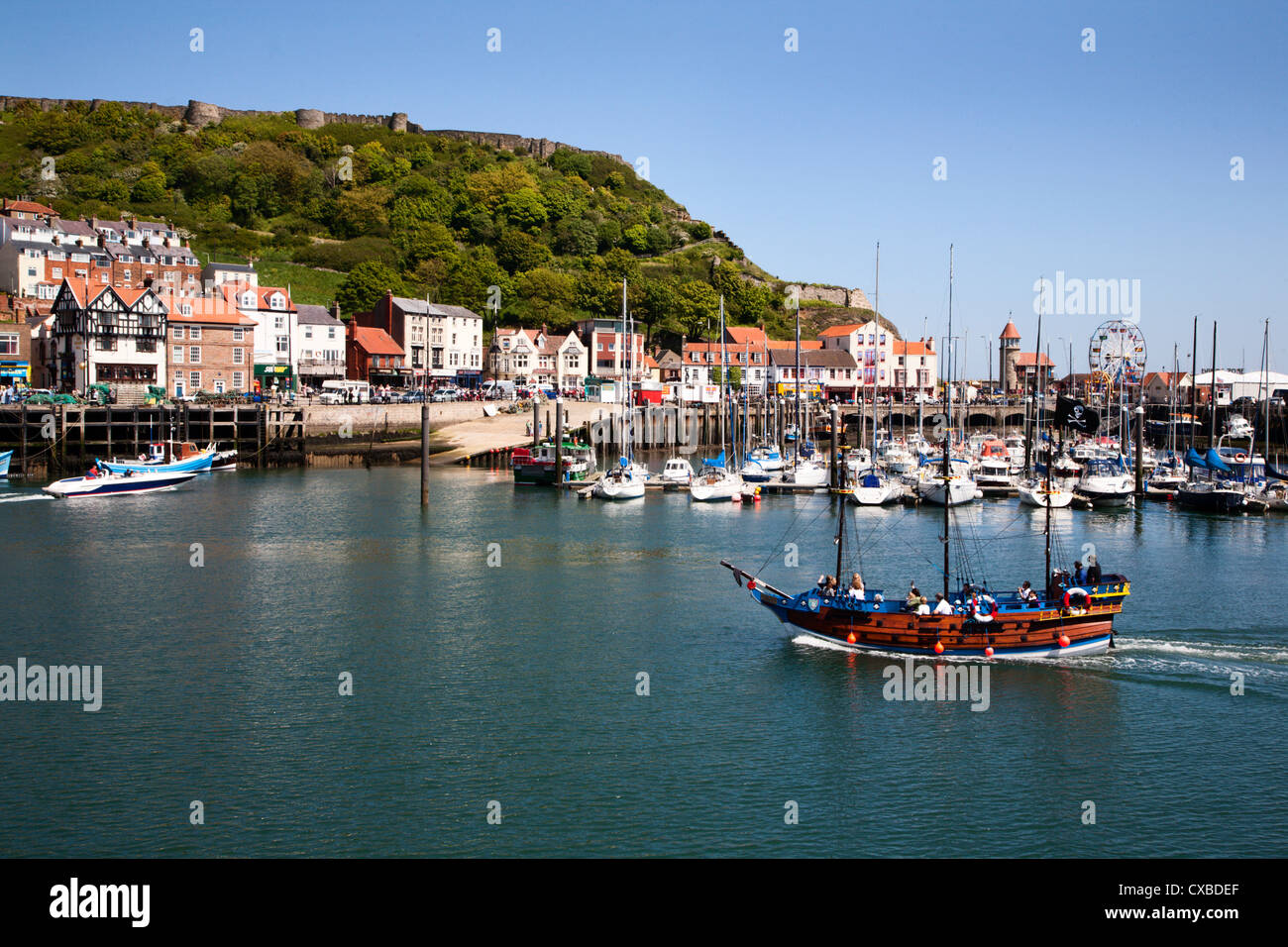 Scarborough pirate ship hi-res stock photography and images - Alamy